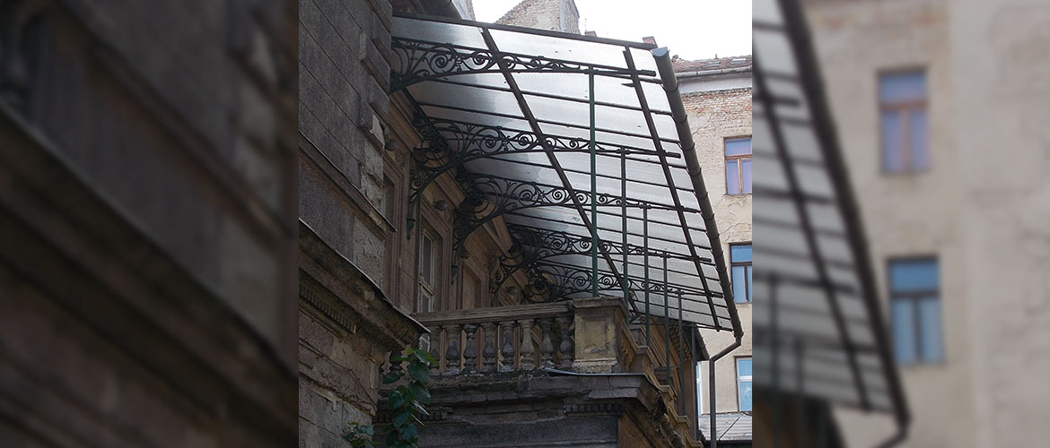 8 Stylish Balcony Shade Ideas for Hot Summer Days | PatioHeatandShade